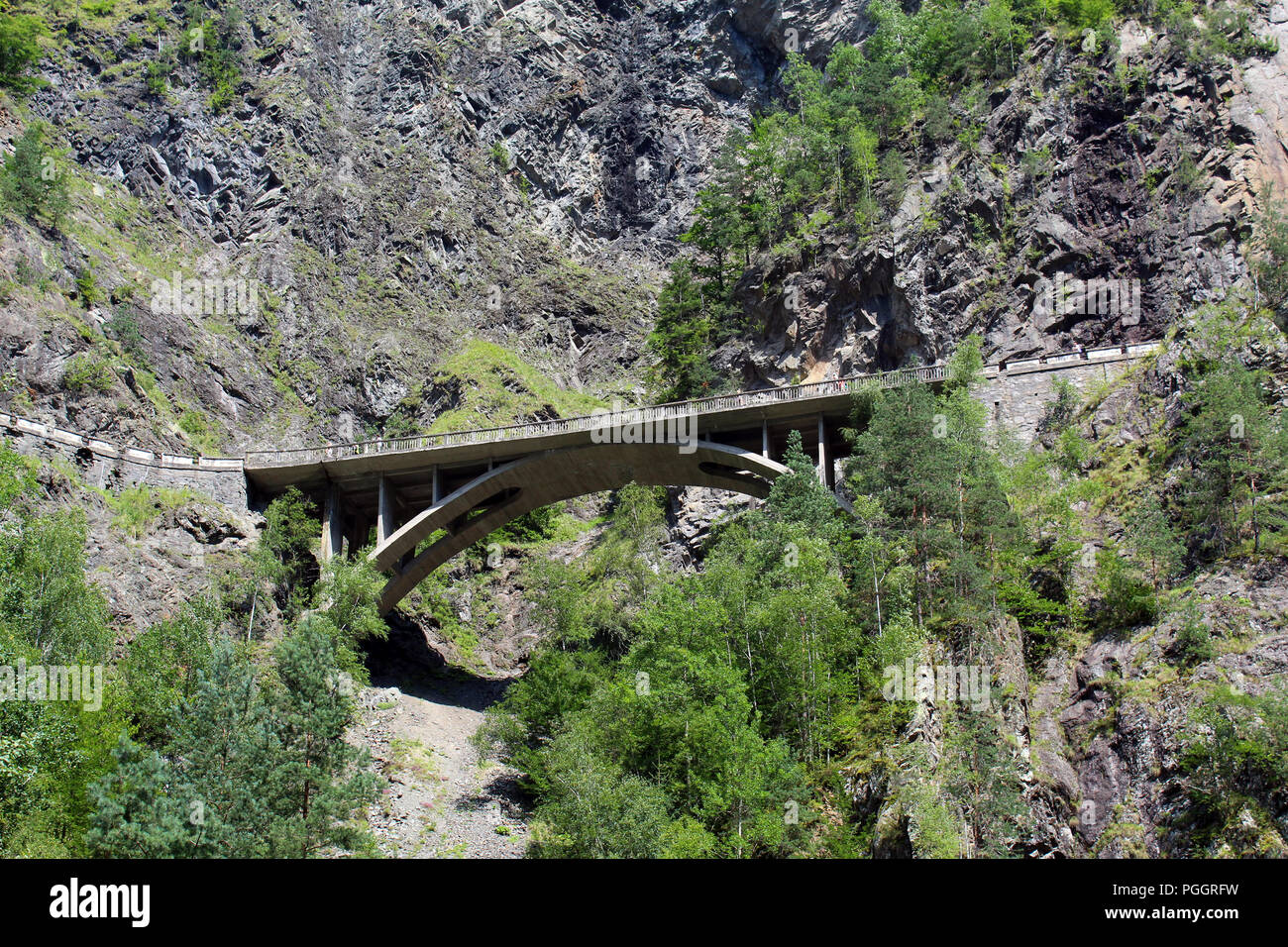 Footbridge high arch in hi-res stock photography and images - Alamy