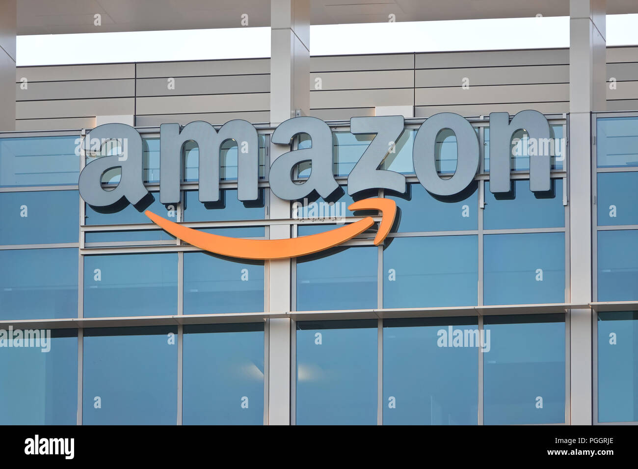 Amazon logo office building hi-res stock photography and images - Alamy Amazon logo office building hi-res stock photography and images - Alamy