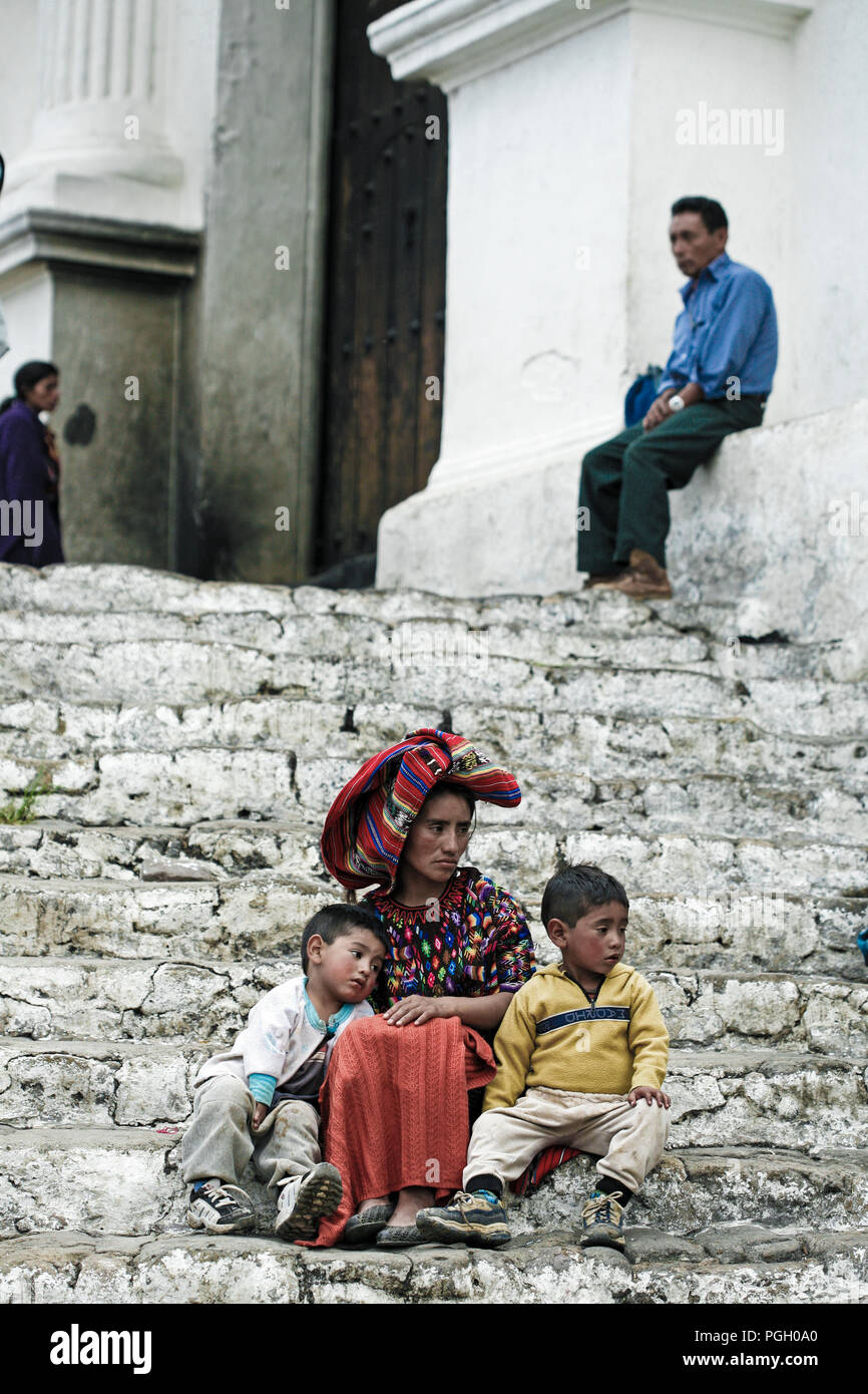 Poor guatemalan boy hi-res stock photography and images - Alamy