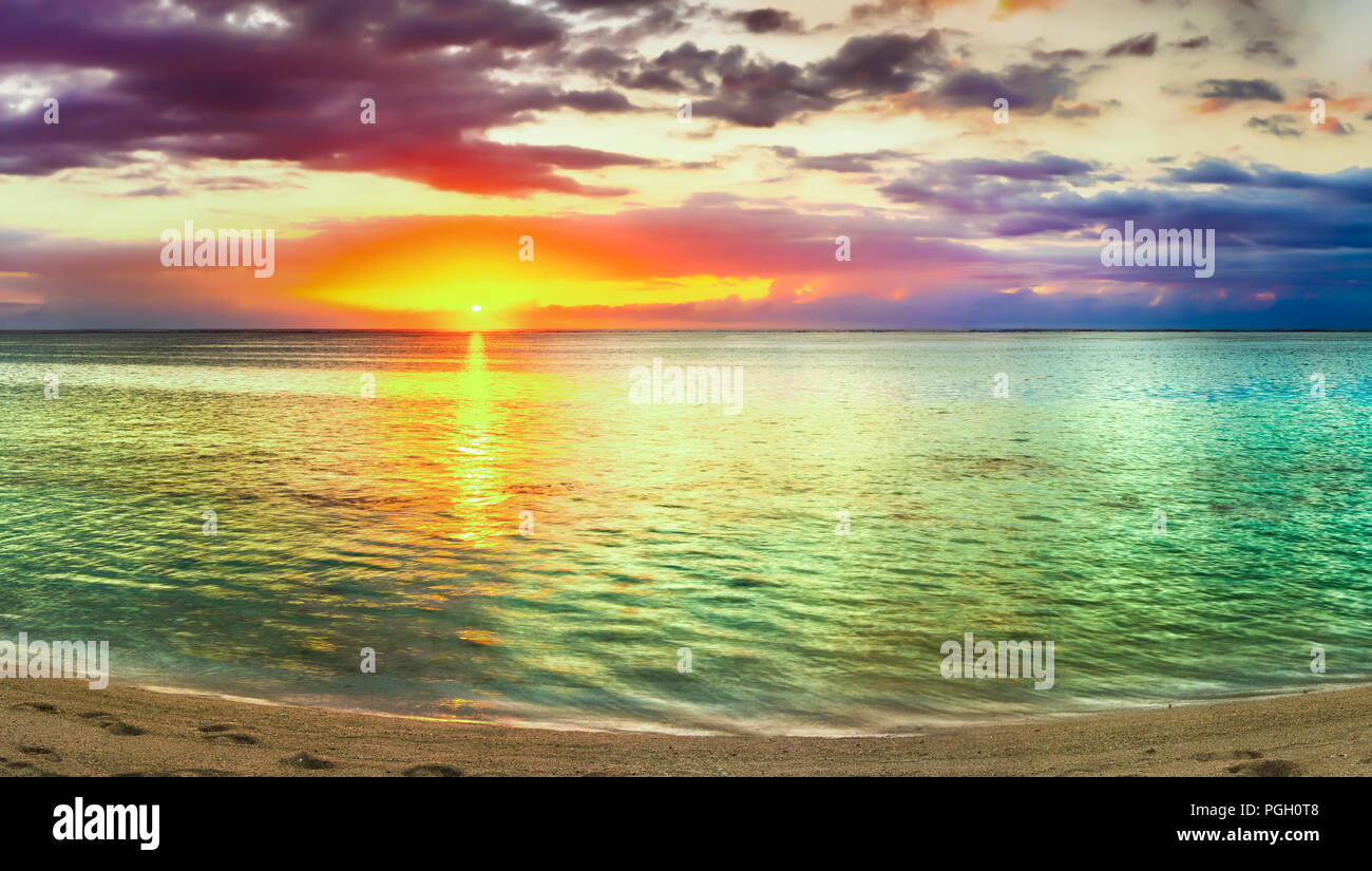Beautiful sunrise amazing sky hi-res stock photography and images - Alamy