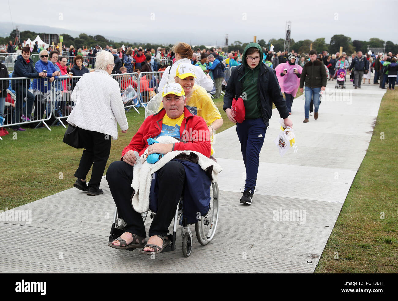People gather in Dublin's Phoenix park ahead of the arrival of Pope ...