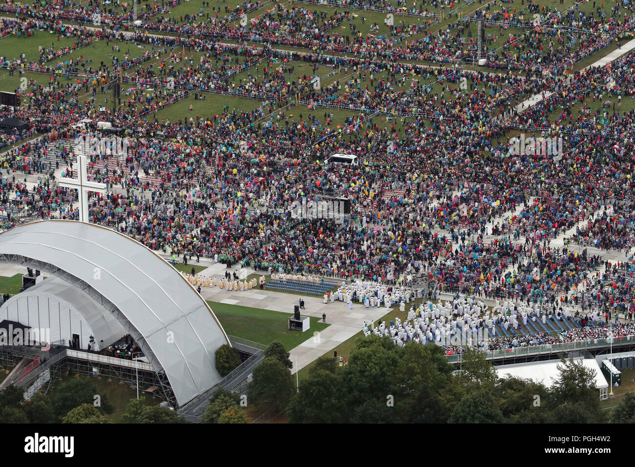 An aerial view of the crowd at Phoenix Park in Dublin as Pope Francis ...