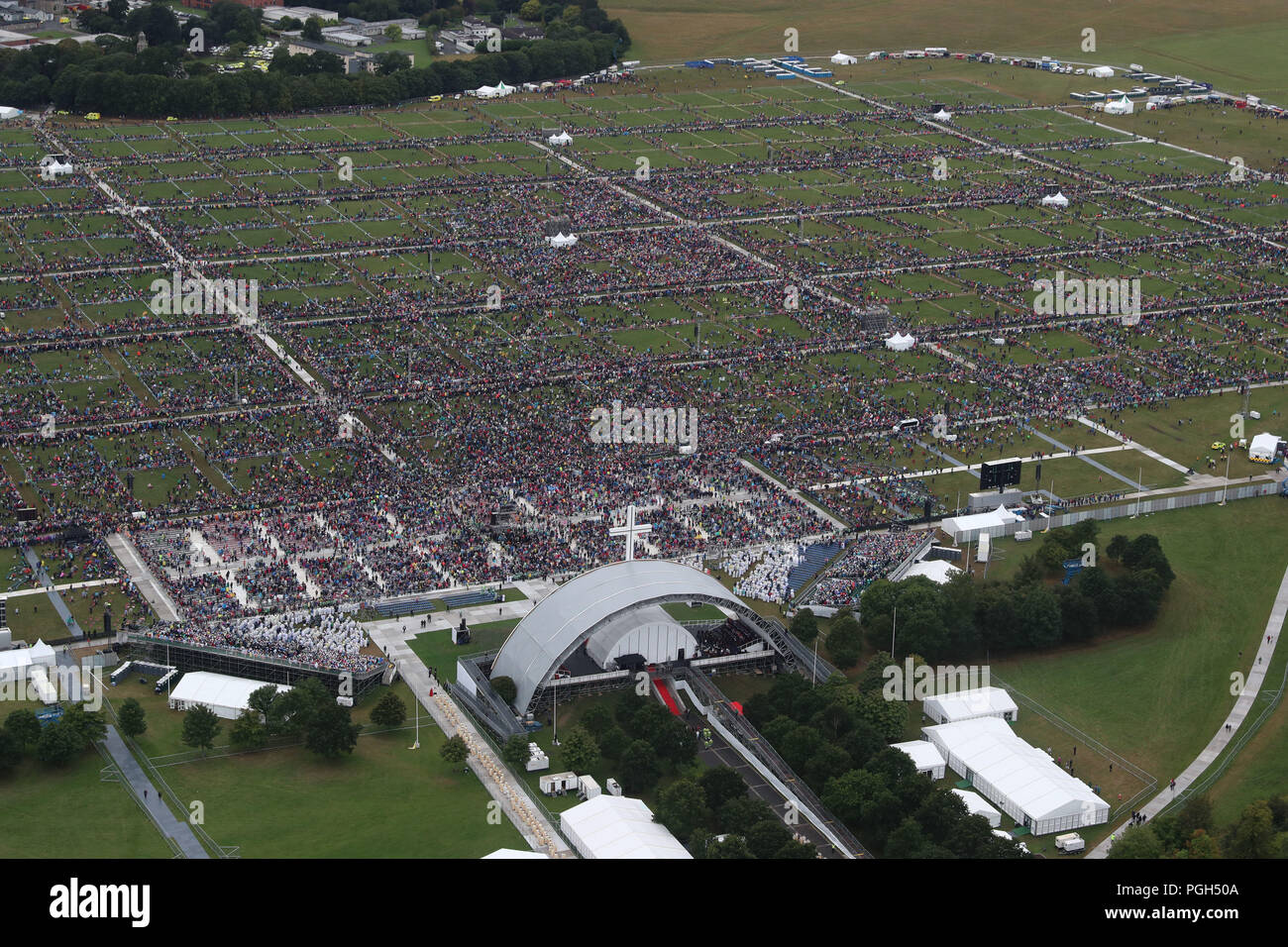 An aerial view of the crowd at Phoenix Park in Dublin as Pope Francis ...