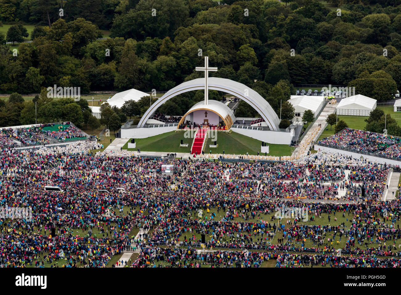 An aerial view of the crowd at Phoenix Park in Dublin as Pope Francis ...