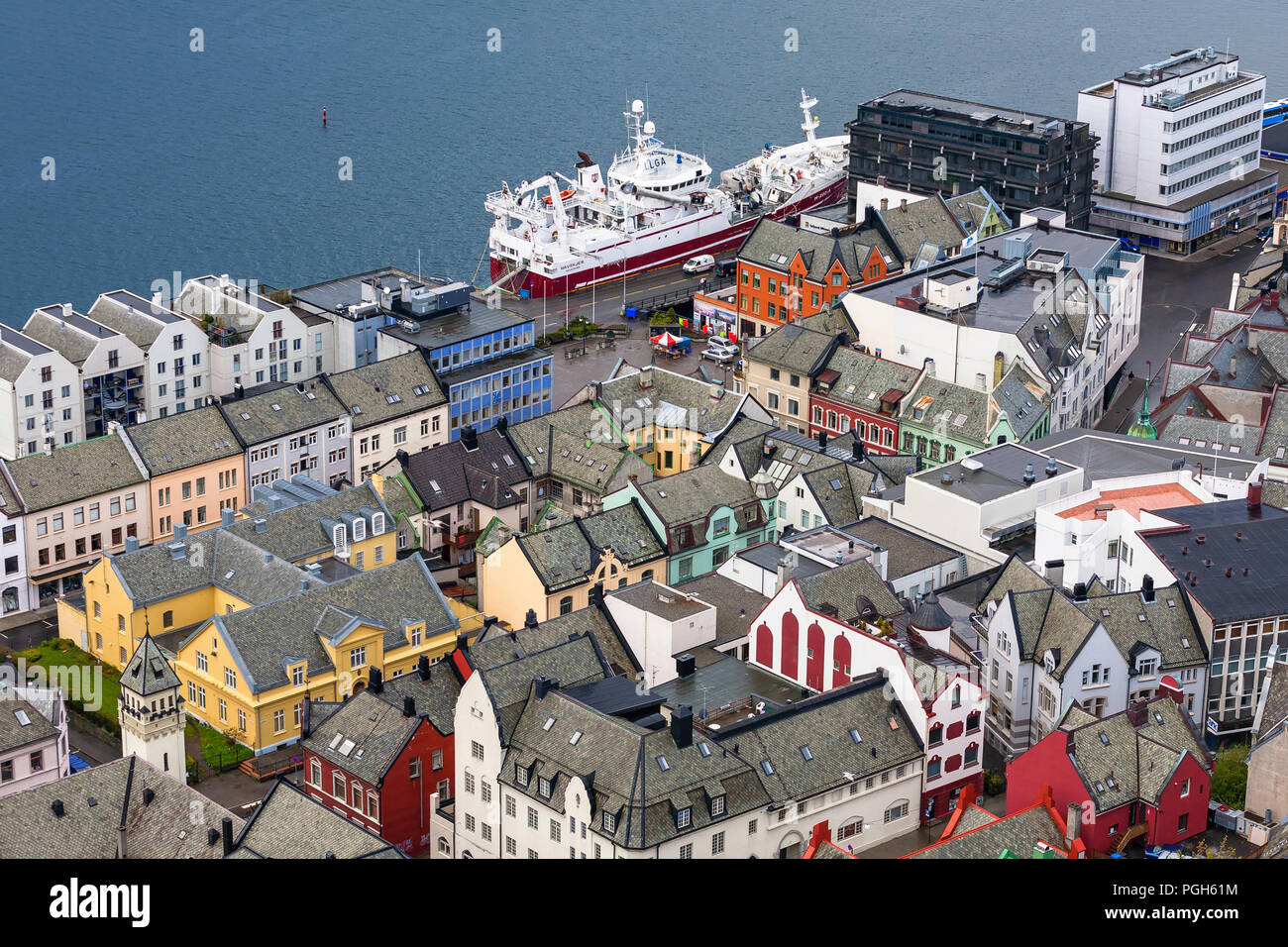 Ships at the quayside in the harbor Stock Photo - Alamy