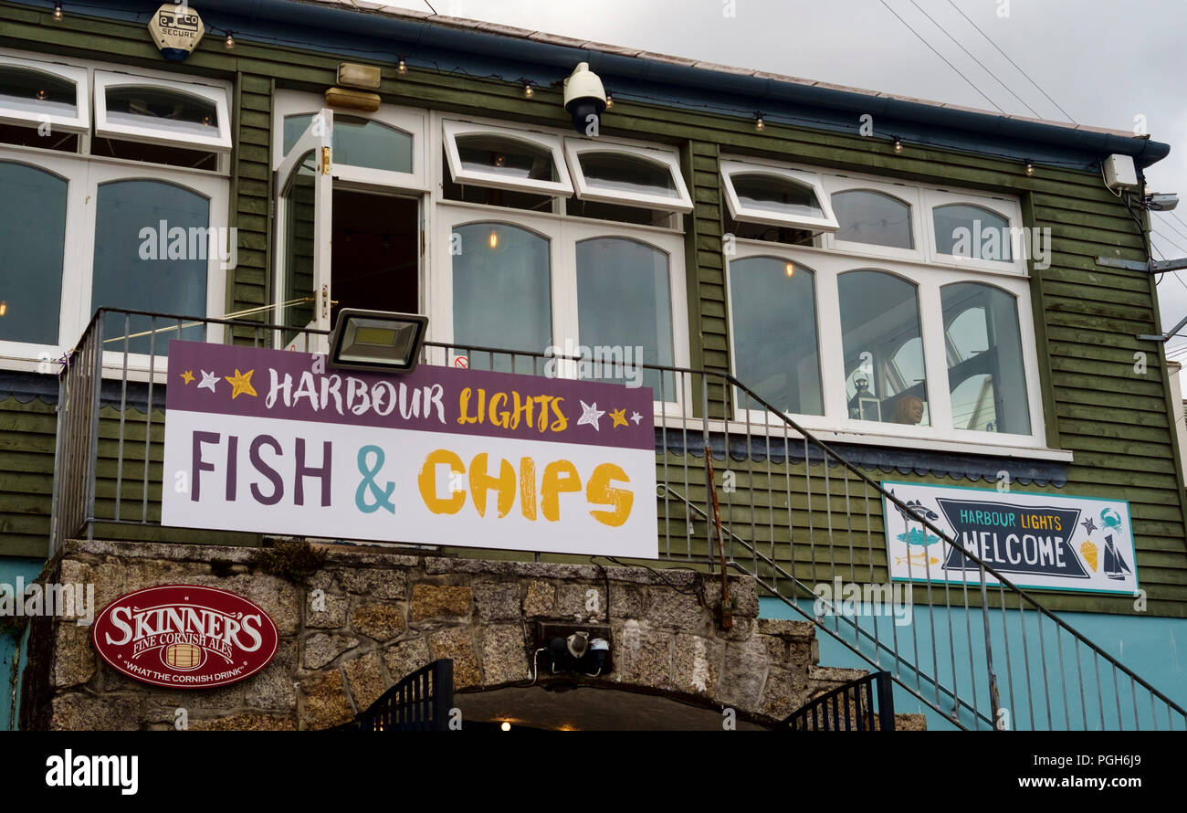Fish and chips shop in uk hi-res stock photography and images - Alamy