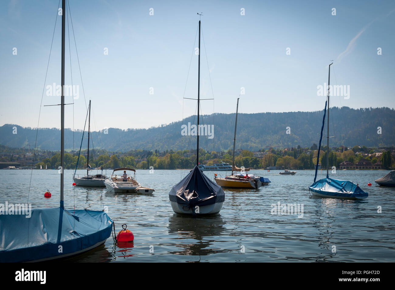 Boat zurich hi-res stock photography and images - Alamy