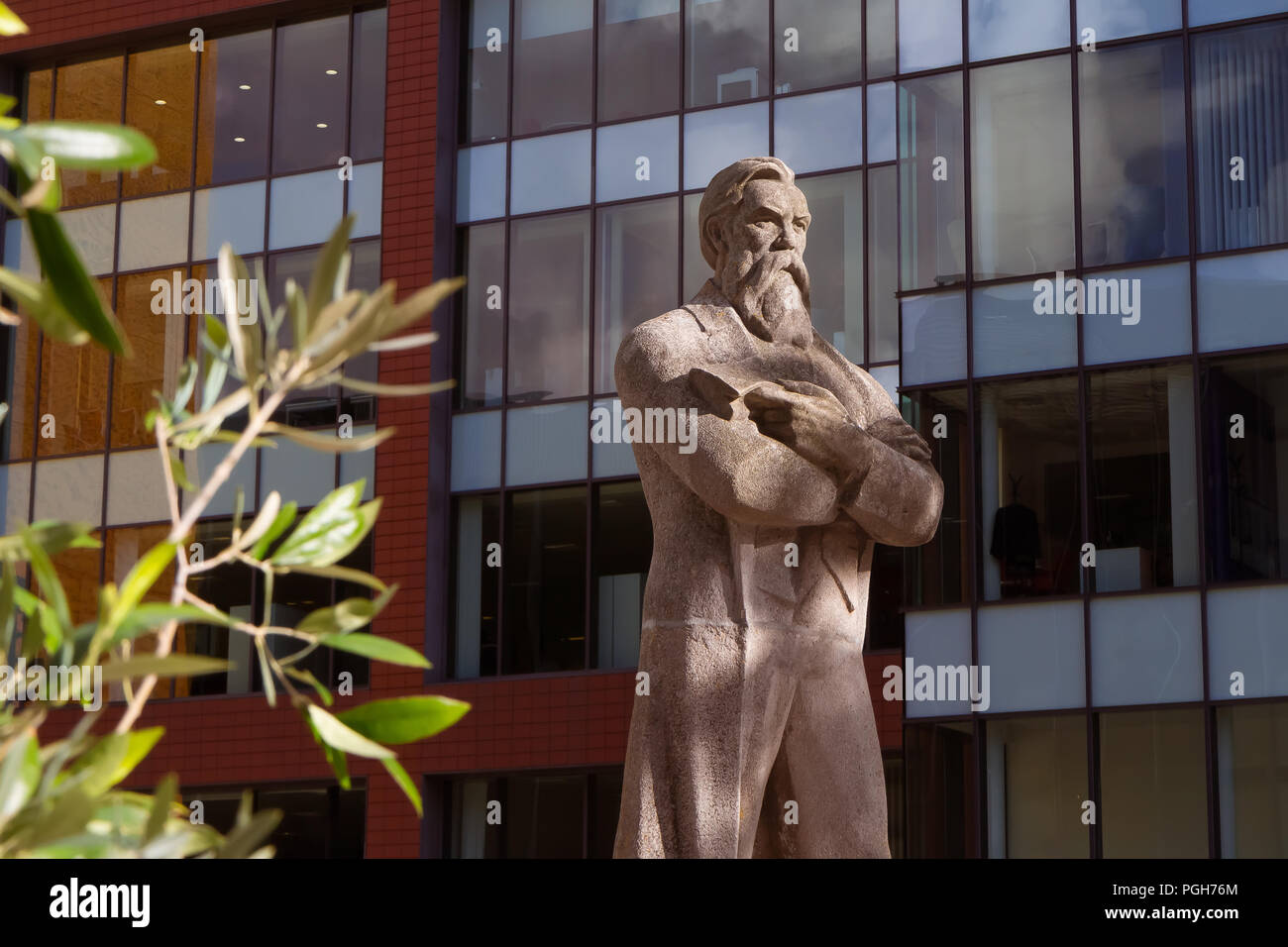 Friedrich engels statue in britain hi-res stock photography and images ...