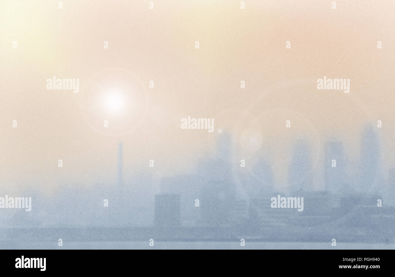 Smoky covered city hi-res stock photography and images - Alamy