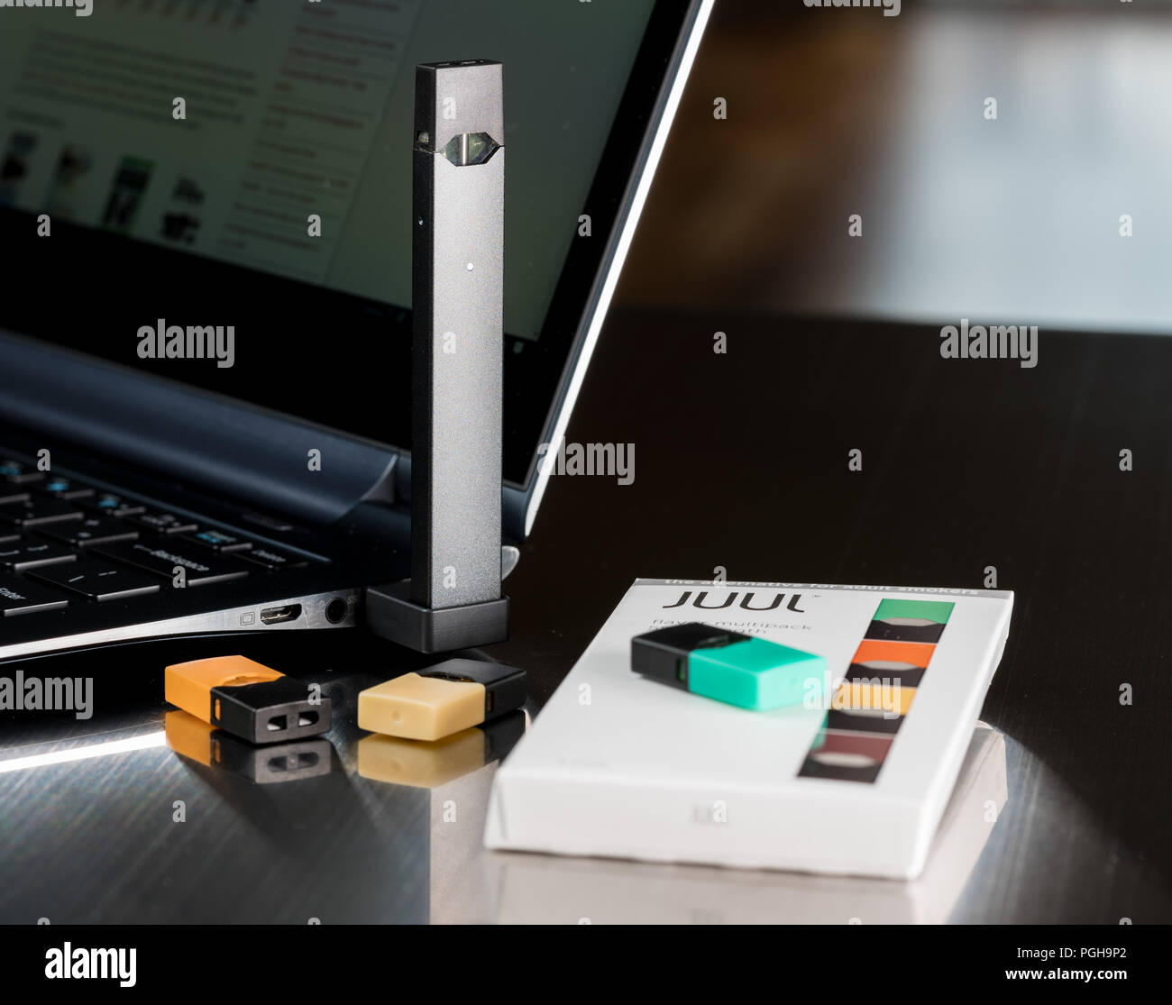 Juul hi-res stock photography and images - Alamy