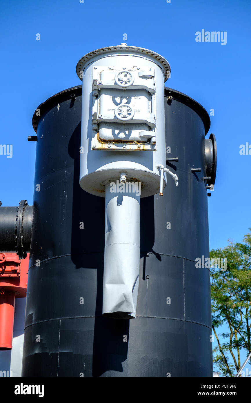 Colorful painted pipes and tanks at Gas Works Park, Seattle, USA Stock ...