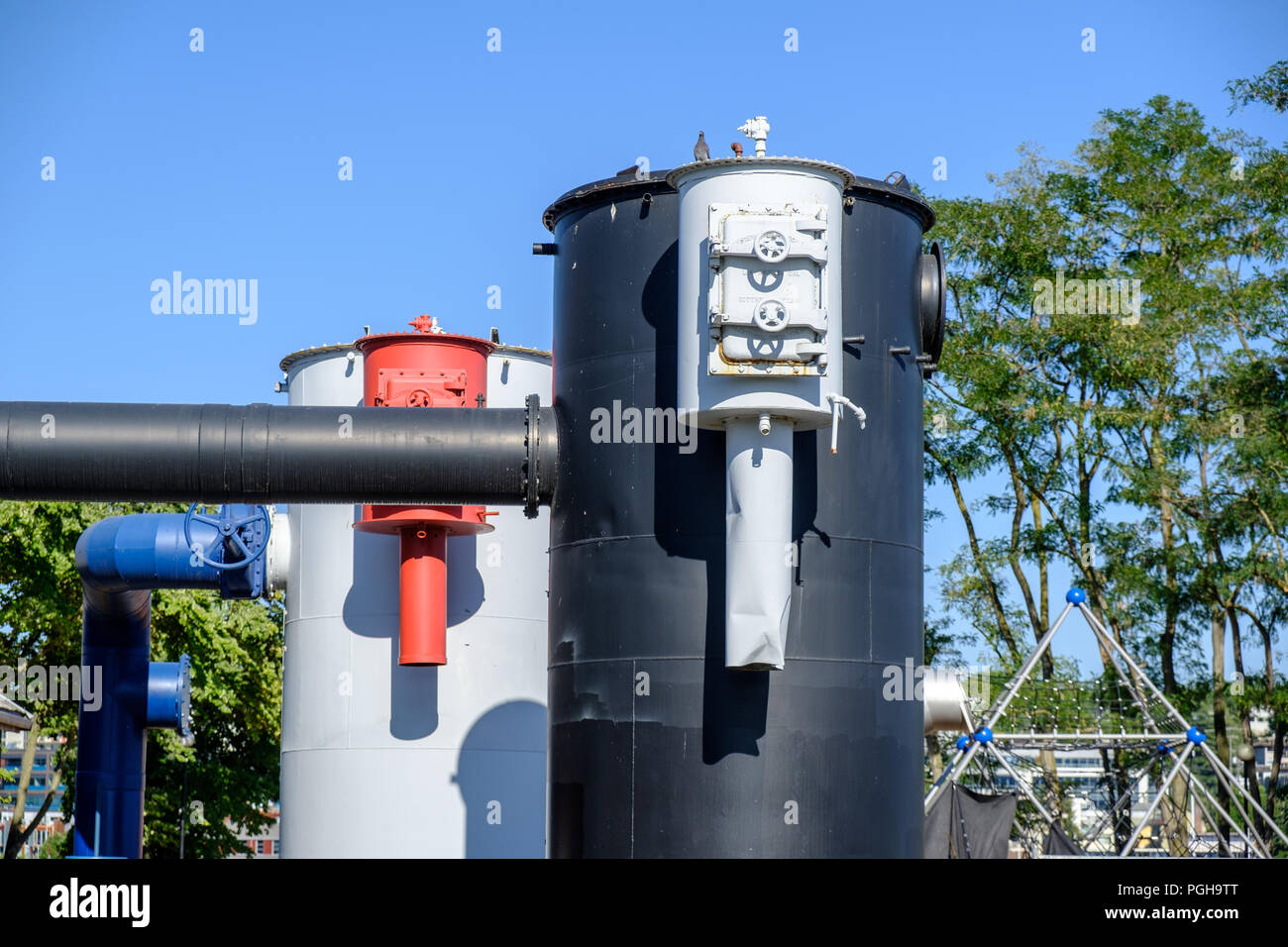 Colorful painted pipes and tanks at Gas Works Park, Seattle, USA Stock ...