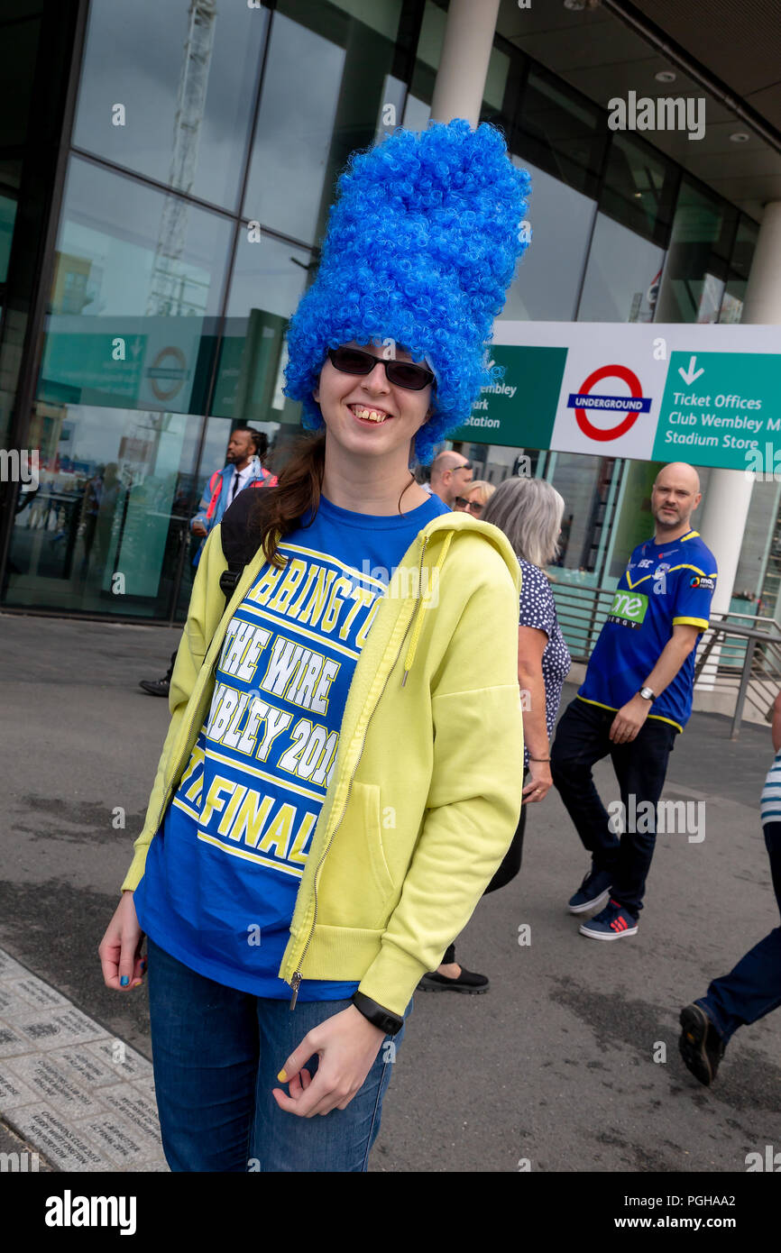 Marge simpson fan hi-res stock photography and images - Alamy