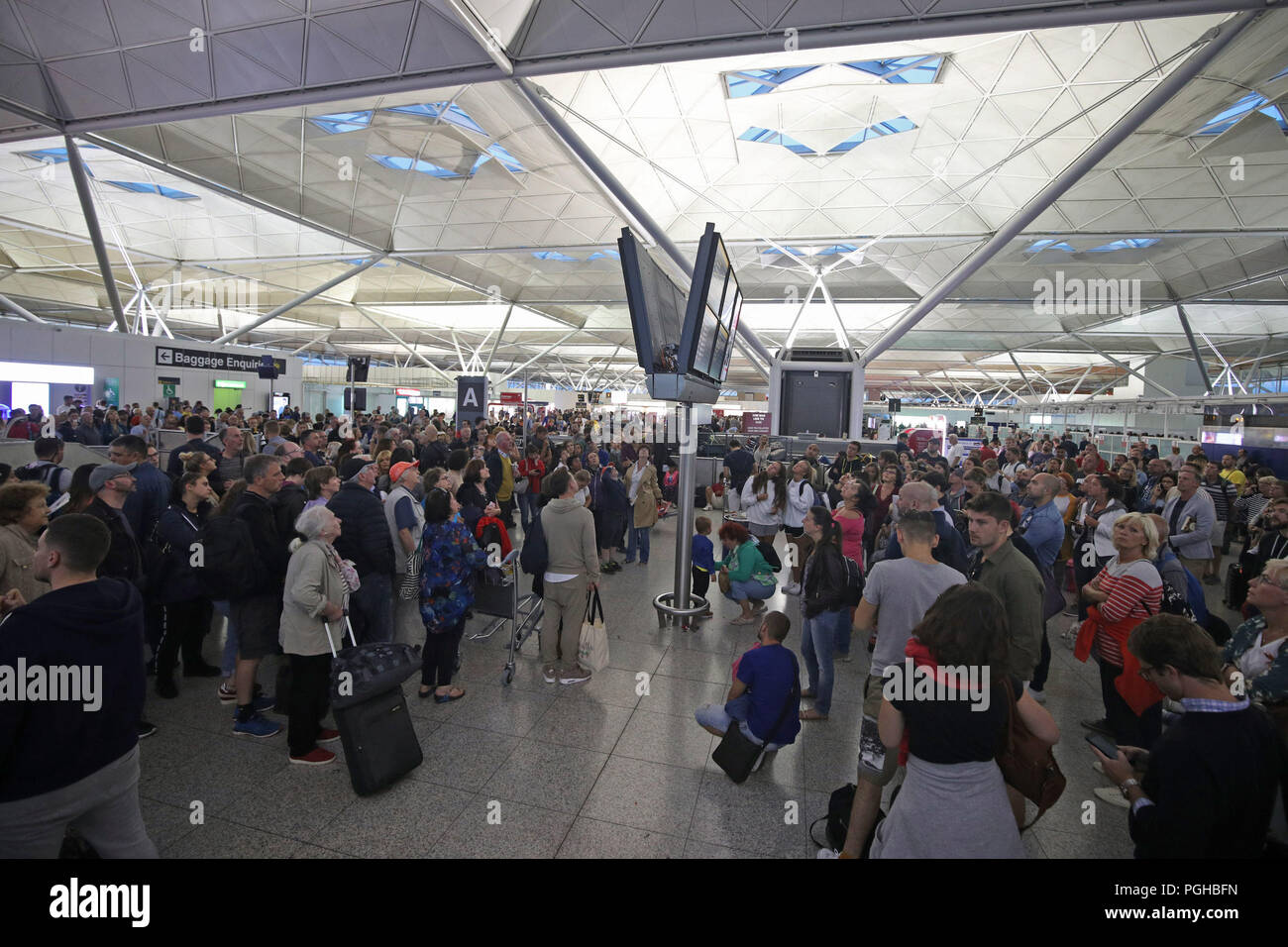 Delay around one hi-res stock photography and images - Alamy