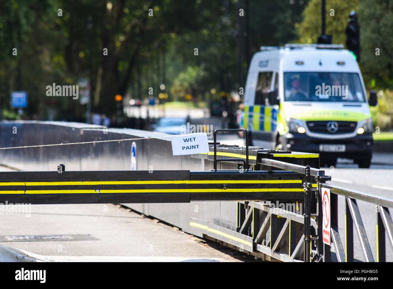 Crash gate hi-res stock photography and images - Alamy