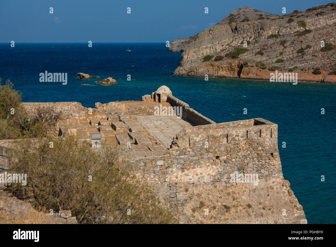 Lepers cemetery on Spinalonga island, Crete Stock Photo - Alamy