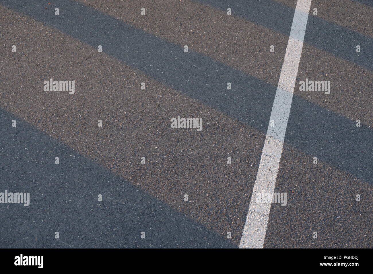 Line striping hi-res stock photography and images - Alamy