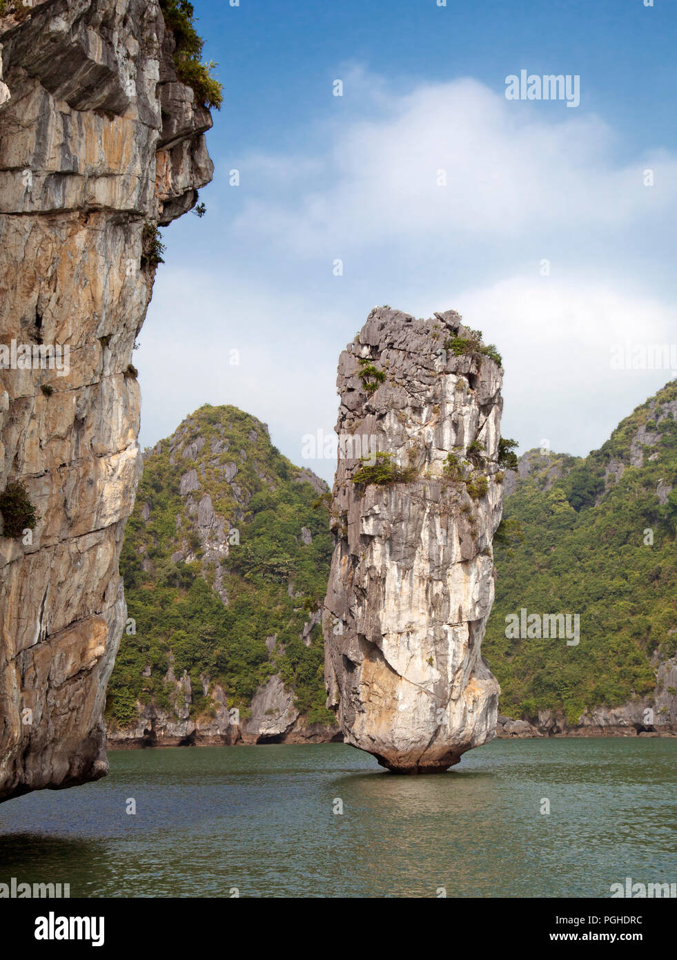Stone column in Ha Long bay Stock Photo - Alamy
