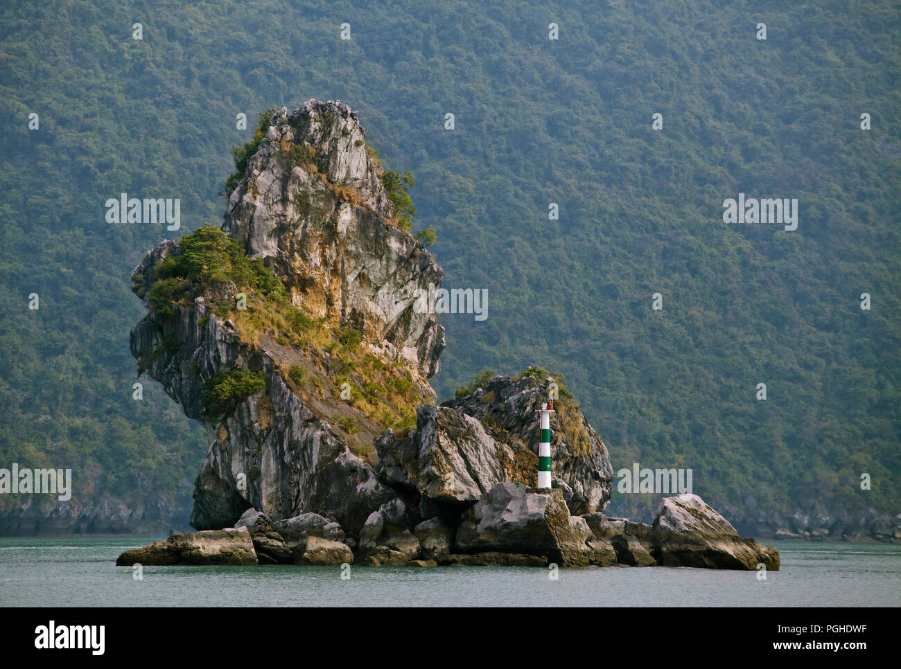 Limestone cliffs vietnam hi-res stock photography and images - Alamy