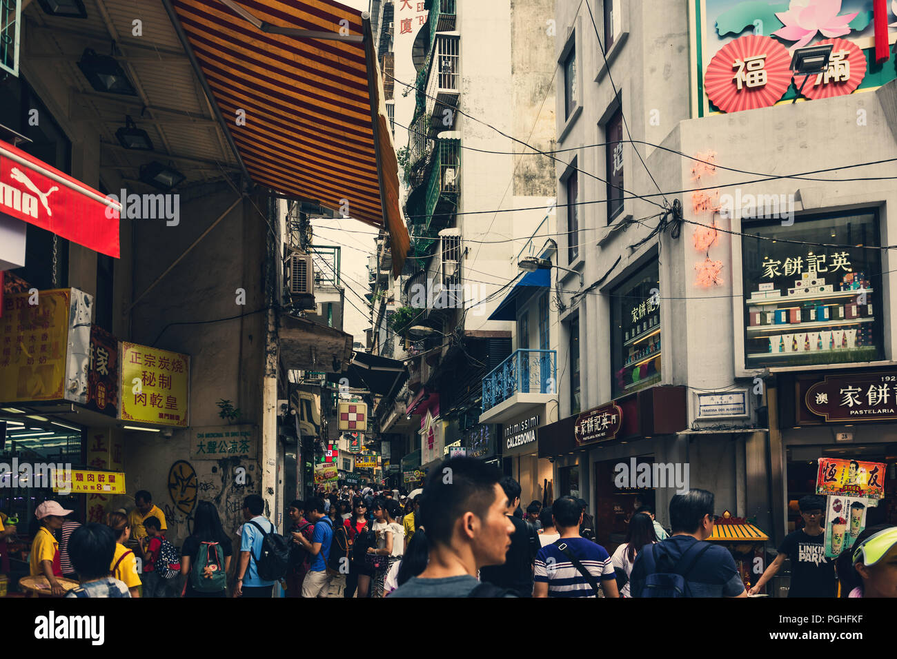 Aug 27, 2018, Macau: Crowd of Tourists in the city centre of Macau ...