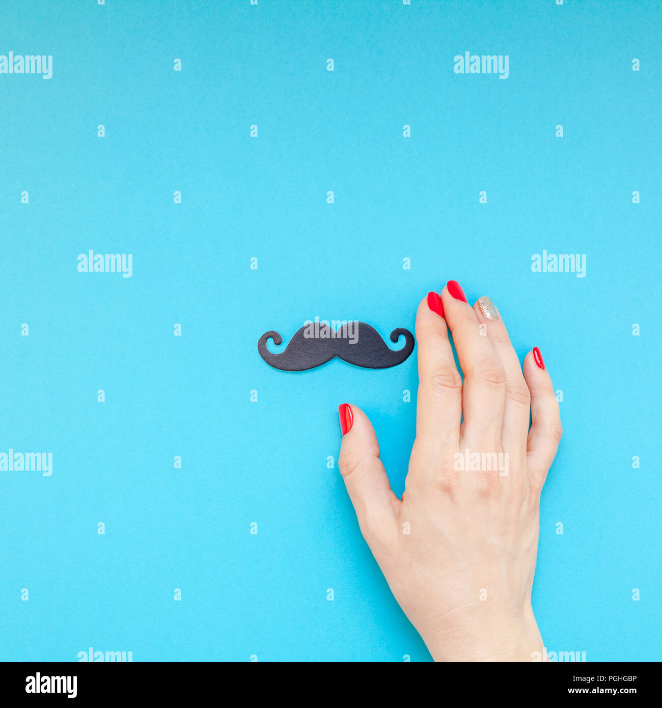 Creative square flatlay top view retro black paper photo booth props ...