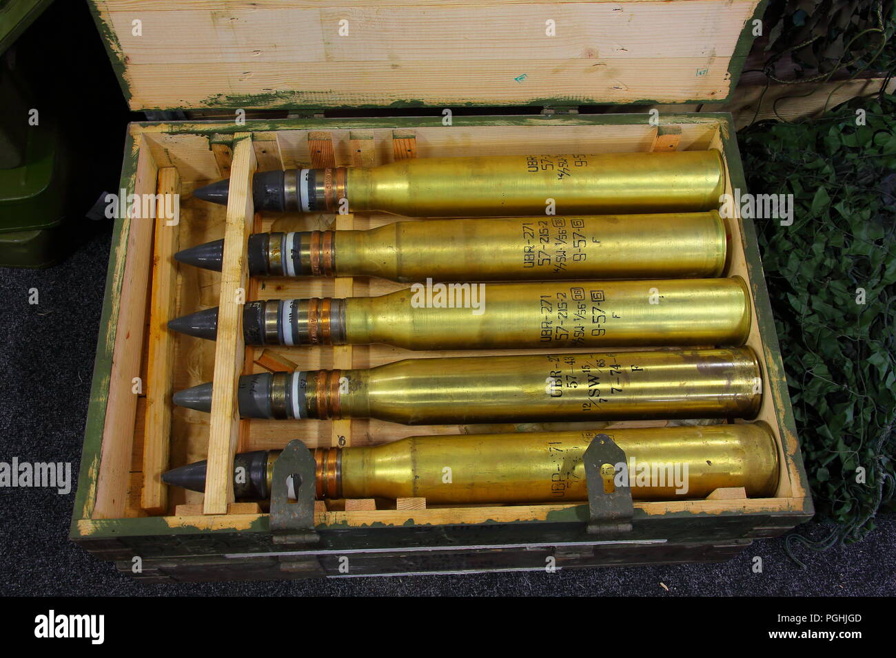 57 mm gun hi-res stock photography and images - Alamy