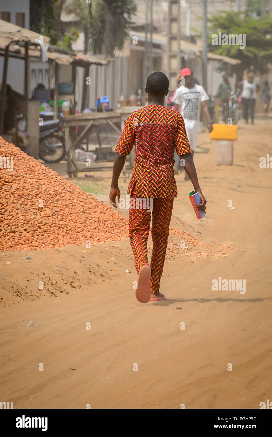 African man in colorful suit hi-res stock photography and images - Alamy