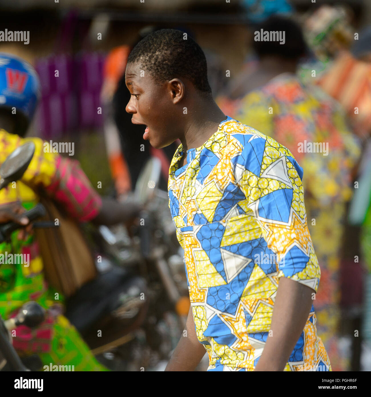 African man in colorful suit hi-res stock photography and images - Alamy