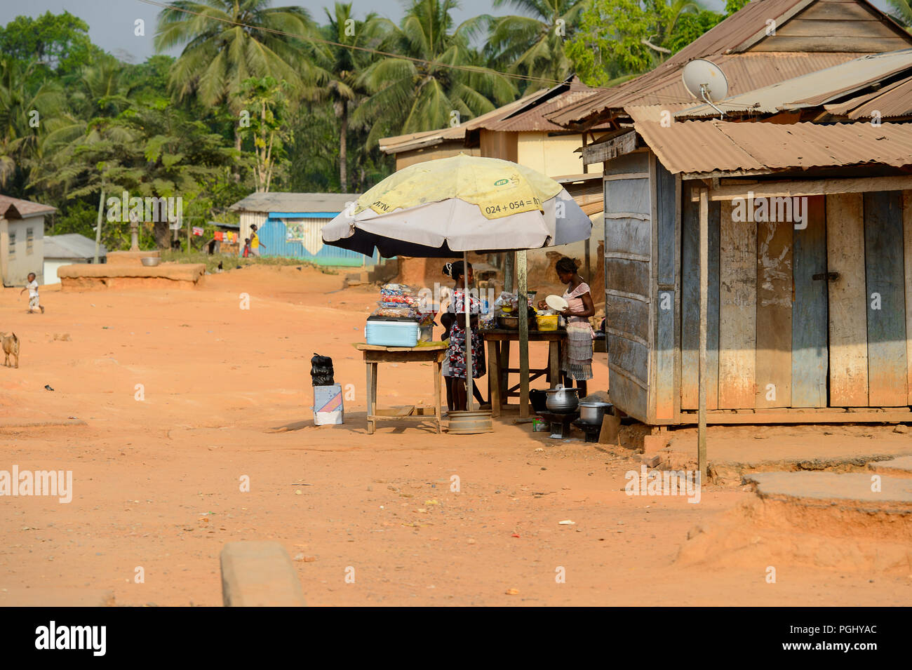 CENTRAL REGION, GHANA - Jan 17, 2017: Unidentified Ghanaian women sell ...