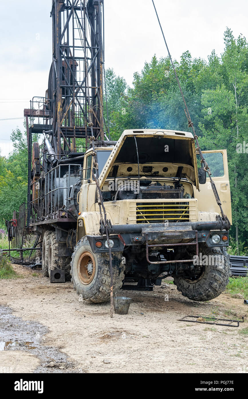 Mobile drilling rig hi-res stock photography and images - Alamy