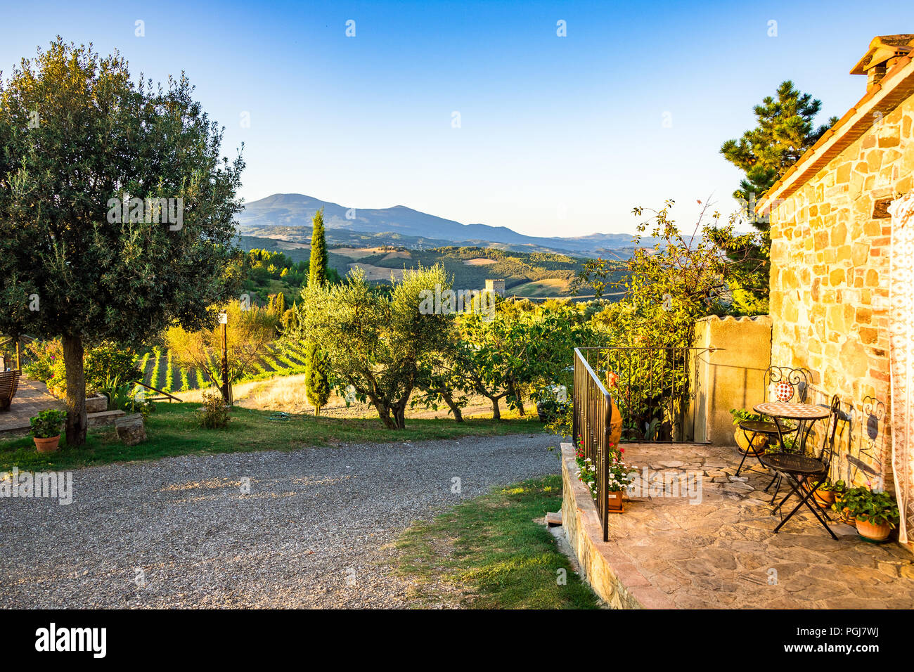 Tuscan farmhouse at sunrise Stock Photo - Alamy