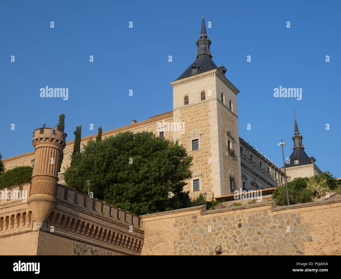 Exploring toledo spain hi-res stock photography and images - Alamy