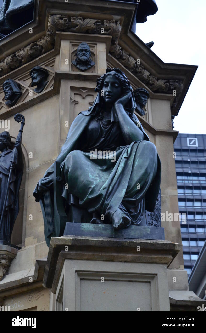 Johannes gutenberg bronze statue hi-res stock photography and images ...