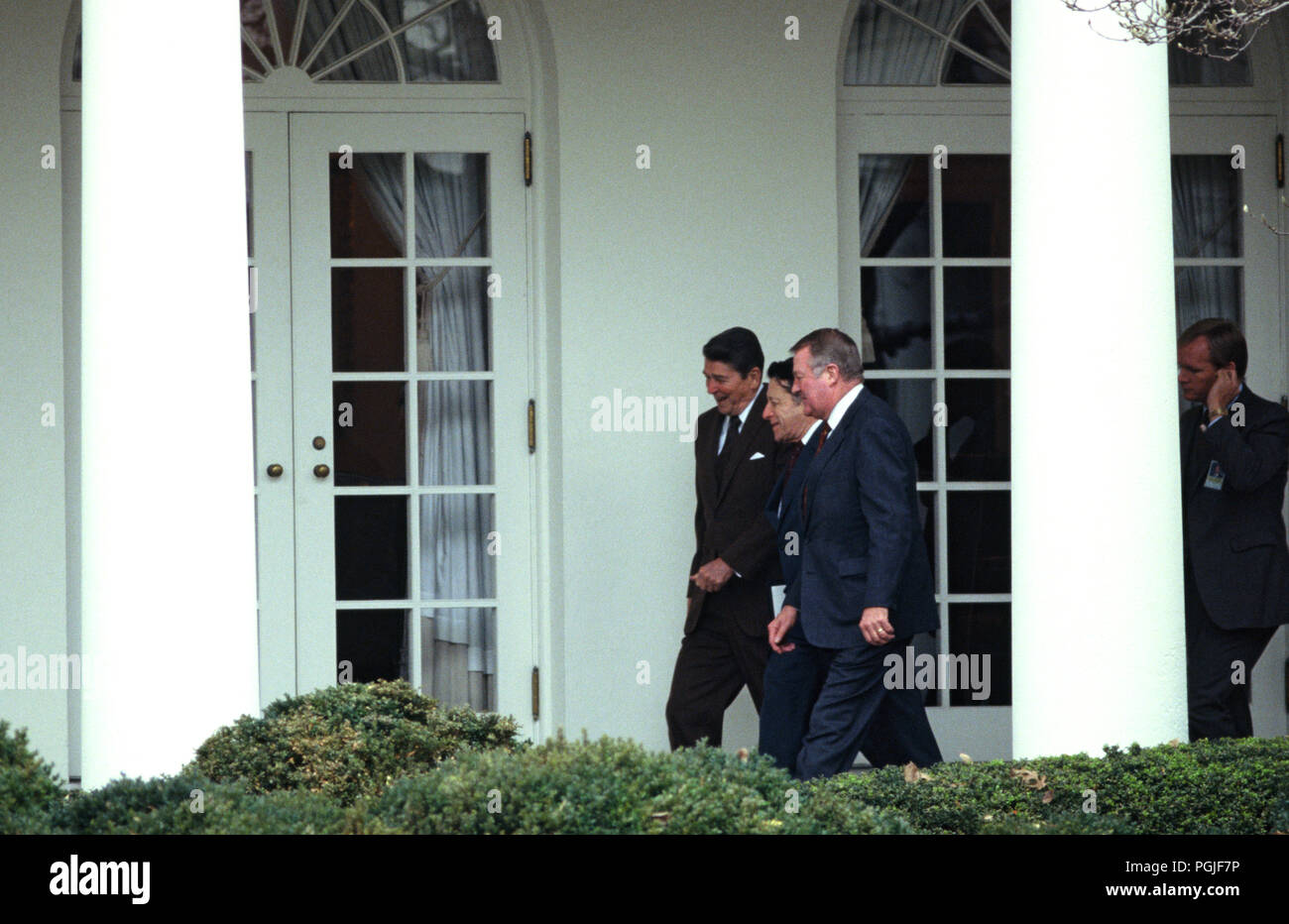 President ronald reagan office hi-res stock photography and images - Alamy