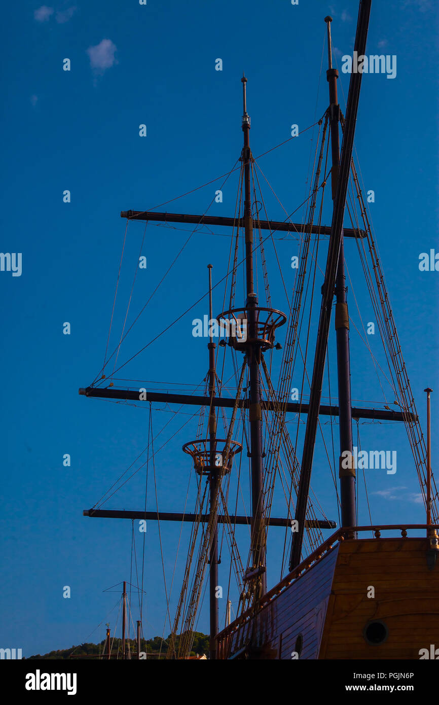 Modern sailing ships hi-res stock photography and images - Alamy