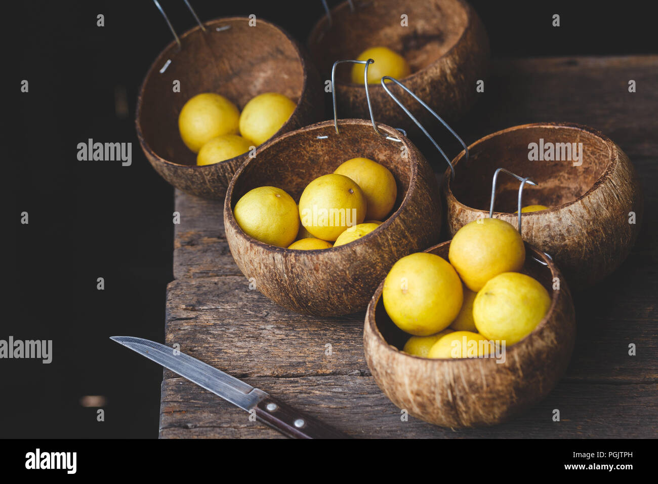 Fresh yellow lemons-Yellow limes Stock Photo - Alamy