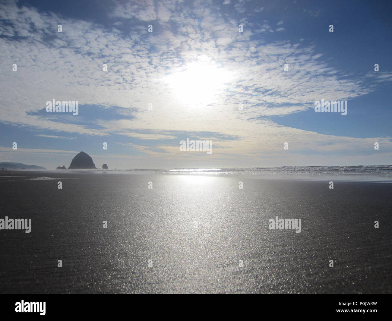 Haystack Rock at Cannon Beach Oregon Stock Photo - Alamy