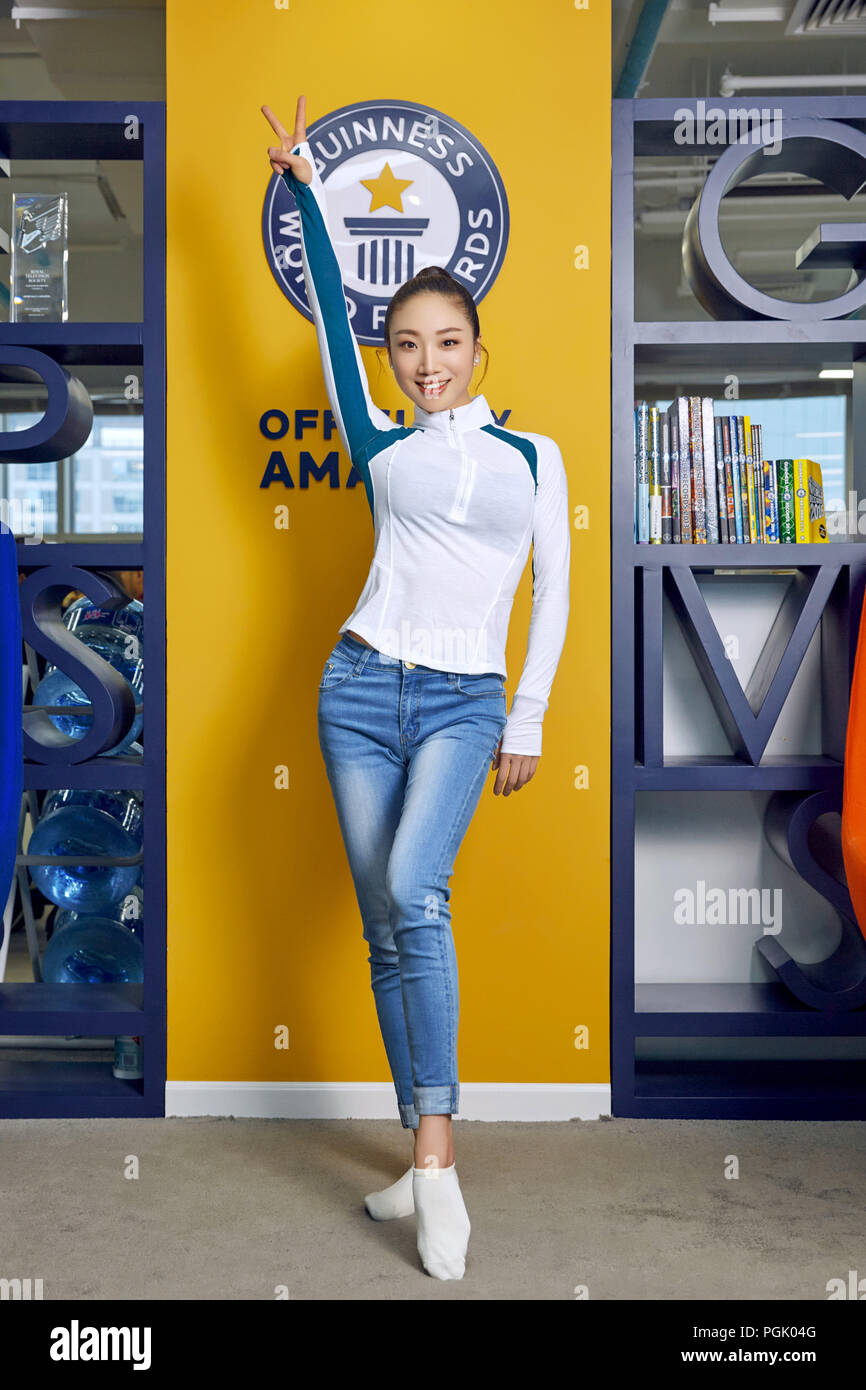 Contortionism hi-res stock photography and images - Alamy