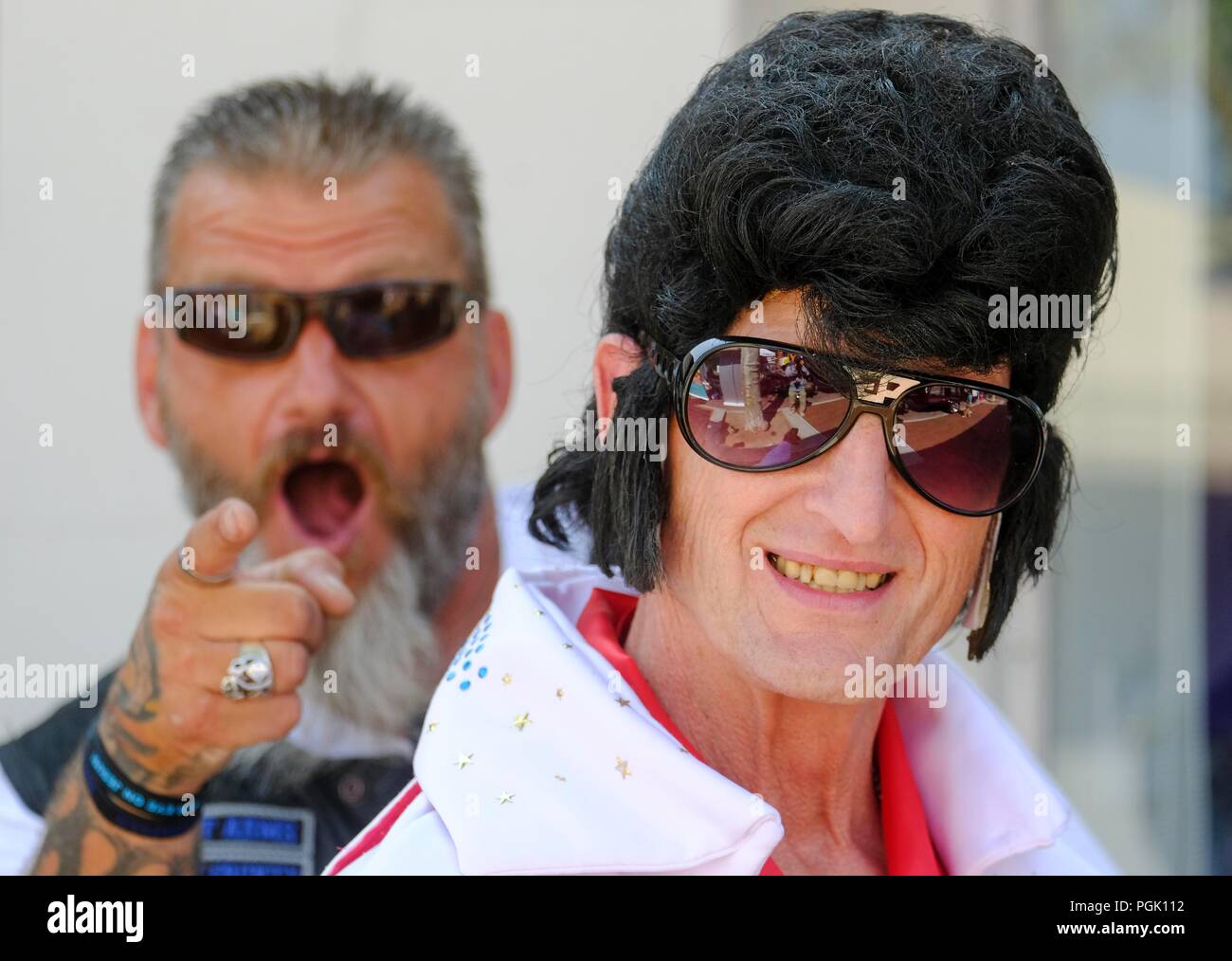 Elvis presley pictures hi-res stock photography and images - Alamy