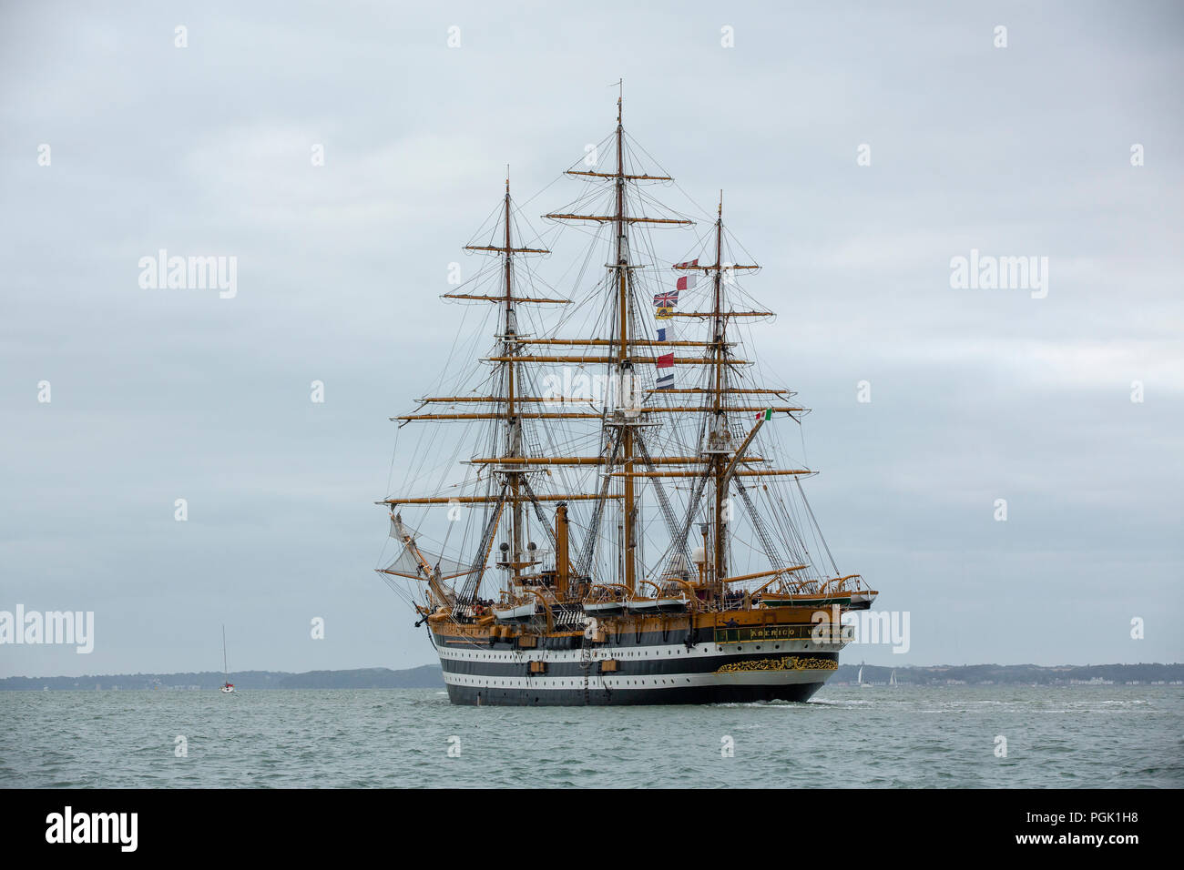 Full rigged sail training ships hi-res stock photography and images - Alamy