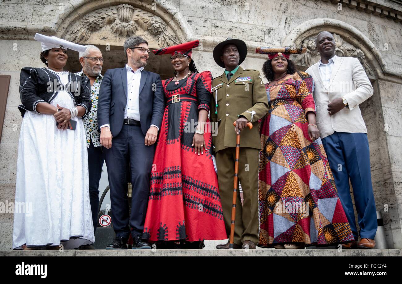 Ovaherero hi-res stock photography and images - Alamy