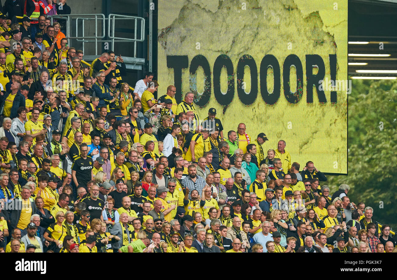 Scoreboard goal celebration football hi-res stock photography and ...