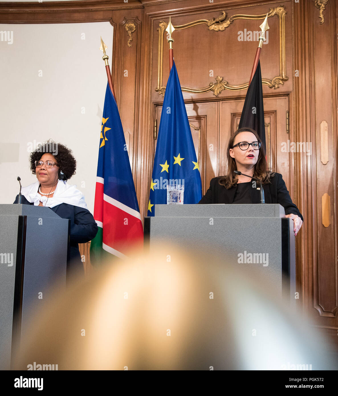 Berlin, Germany. 27th Aug, 2018. Michelle Müntefering (r, SPD ...