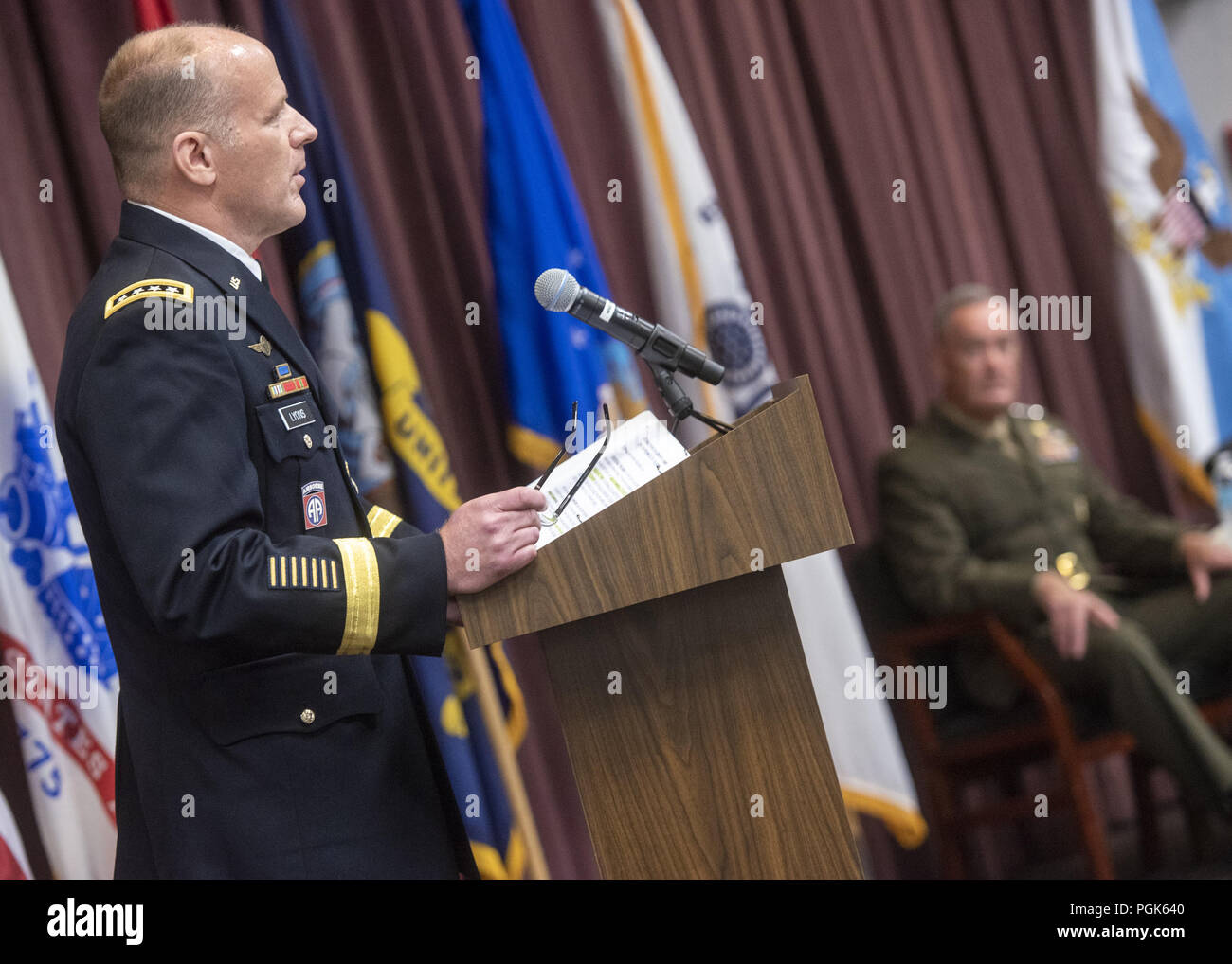 Scott Afb, IL, USA. 24th Aug, 2018. Army Gen. Stephen R. Lyons delivers ...