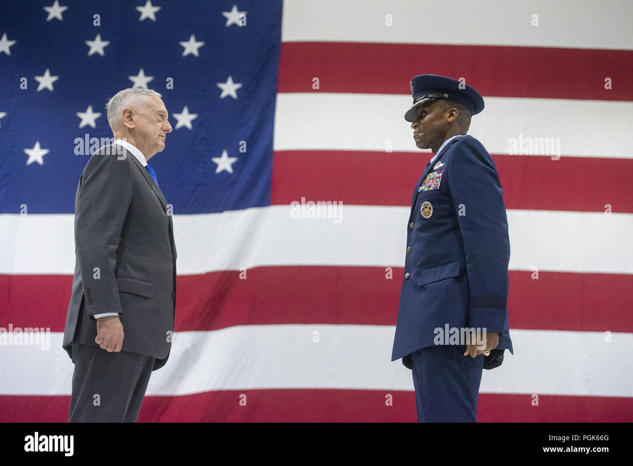 Gen darren mcdew hi-res stock photography and images - Alamy