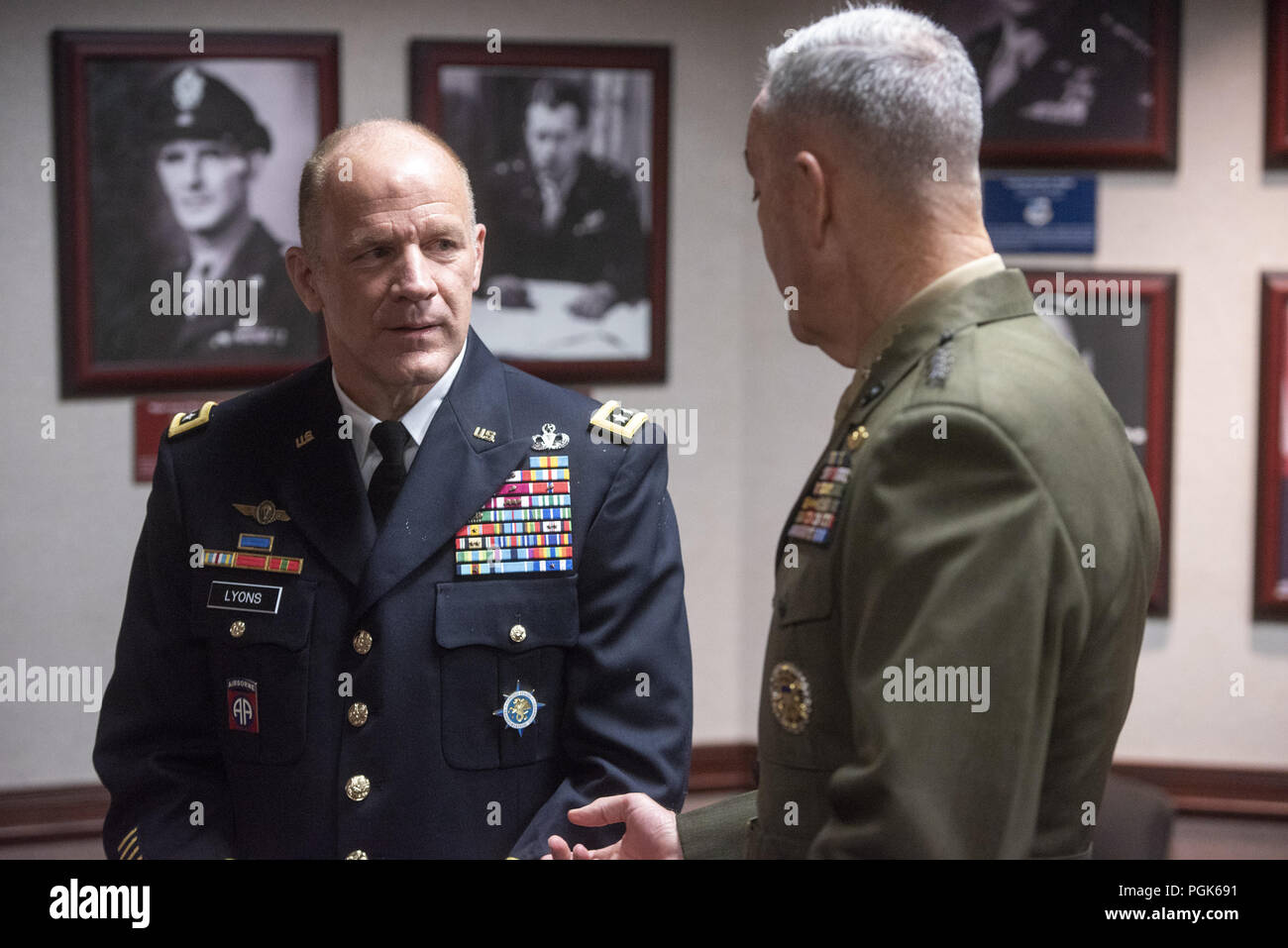 Scott Afb, IL, USA. 24th Aug, 2018. Marine Corps Gen. Joe Dunford ...