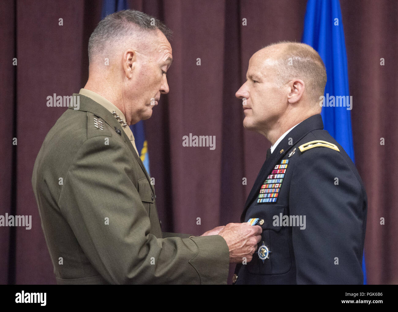 Scott Afb, IL, USA. 24th Aug, 2018. Marine Corps Gen. Joe Dunford ...