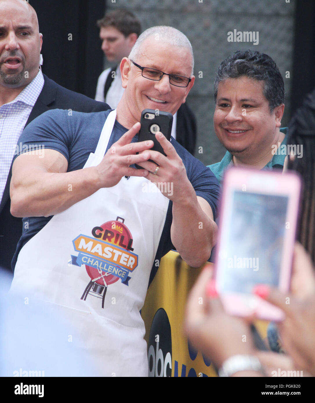 New York, NY, USA. 27th Aug, 2018. Robert Irvine cooking at Good ...