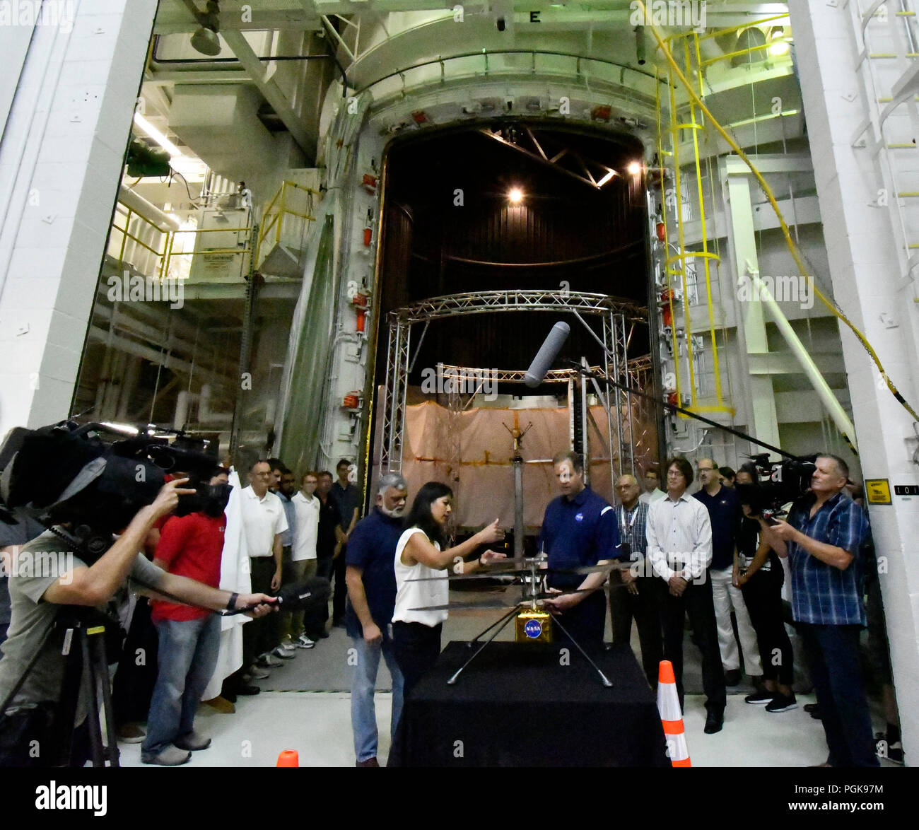 Pasadena, CA. 27th Aug, 2018. (L-R) Project mgr mars helicopter MiMi ...