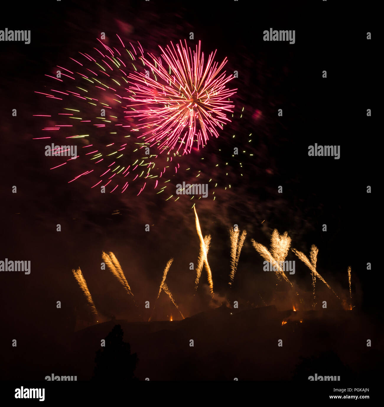 Fireworks display uk garden hi-res stock photography and images - Alamy